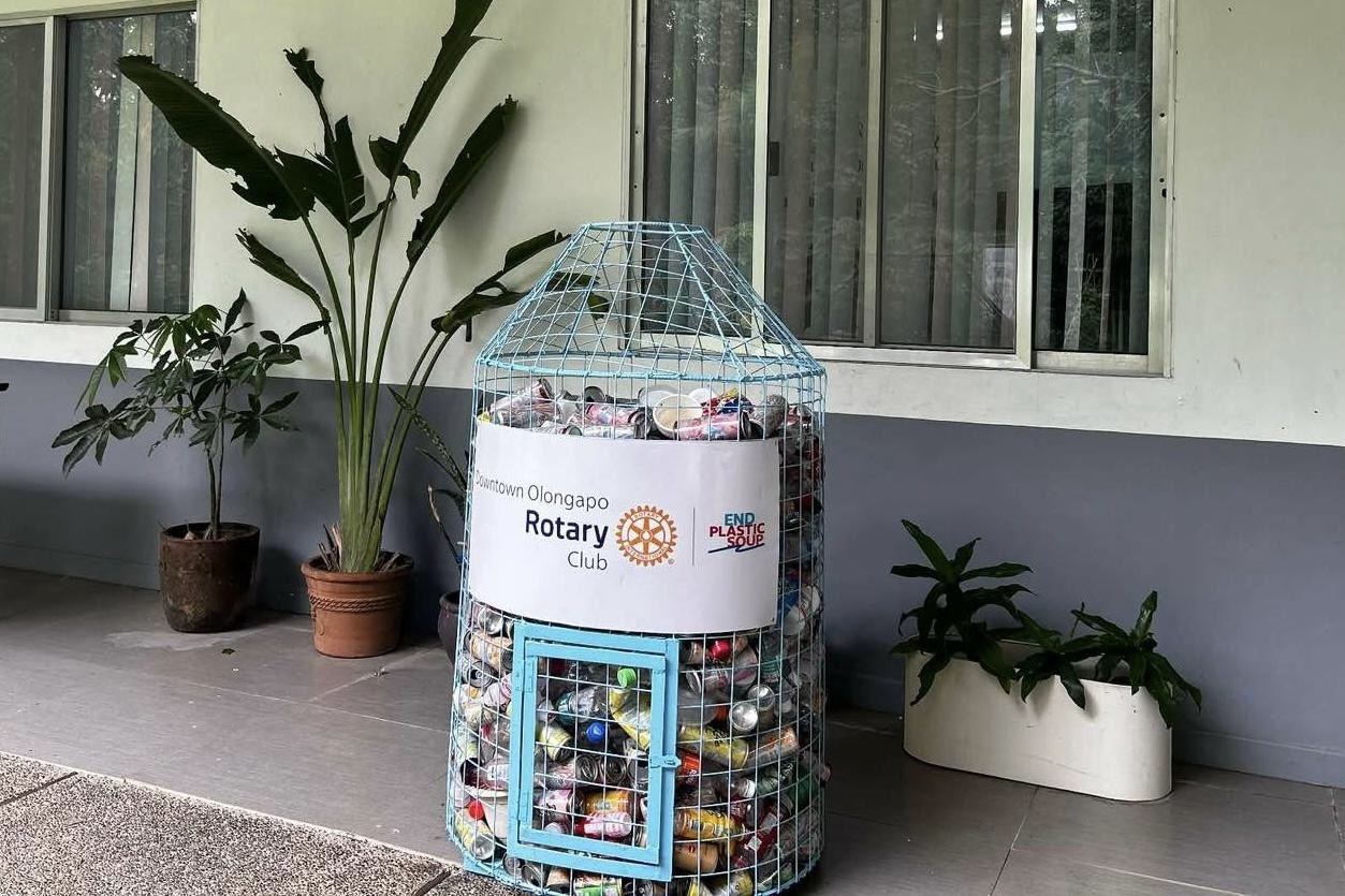 Waste collection at schools in The Philippines - EndPlasticSoup